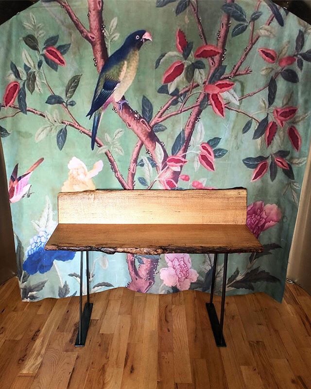 Live Edge Oak Photobooth Bench – Richwood NY